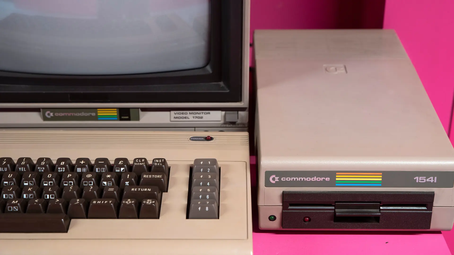 Nije baš za staro gvožđe: Računar Commodore 64 uspeo da komunicira sa ChatGPT-om